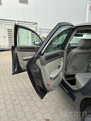 Grey Audi A6 2002 in Riga, with an engine capacity of 1.90 L and mileage of 342 thousand km for 2450 €, photo 12 on AUTOMOTO.COM.LV