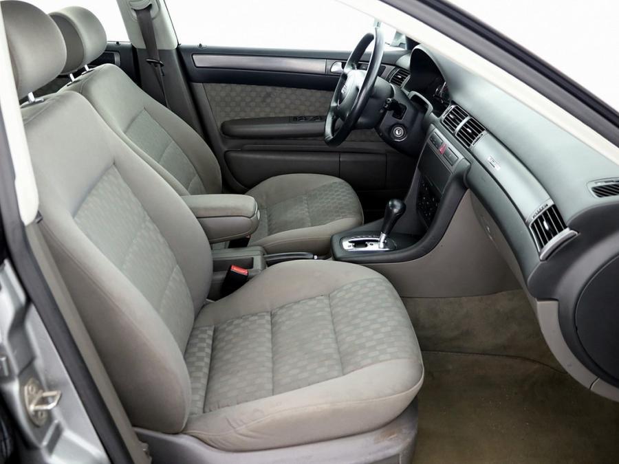 Grey Audi A6 2002 in Tallinn, with an engine capacity of 2.40 L and mileage of 177 thousand km for 899 €, photo 14 on AUTOMOTO.COM.LV