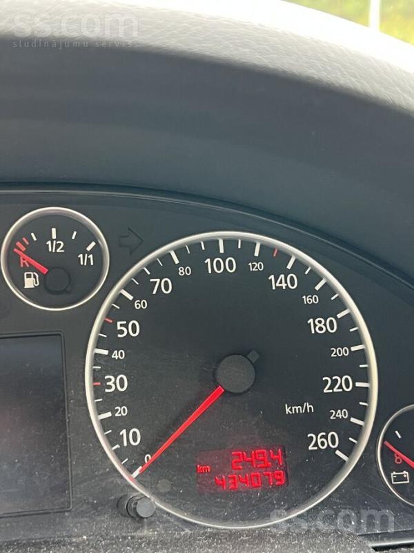 Grey Audi A6 2002 in Riga, with an engine capacity of 2.50 L and mileage of 430 thousand km for 990 €, photo 11 on AUTOMOTO.COM.LV