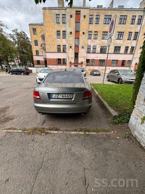 Grey Audi A6 2004 in Riga, with an engine capacity of 3.00 L and mileage of 333 thousand km for 1450 €, photo 4 on AUTOMOTO.COM.LV