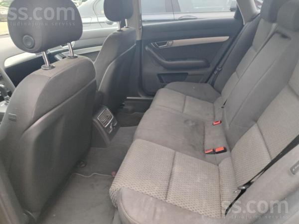 Pelēks Audi A6 2004 Rīga, ar dzinēja tilpumu 2.40 L un nobraukumu 216 tūkst. km par 2800 €, foto 5 vietnē AUTOMOTO.COM.LV