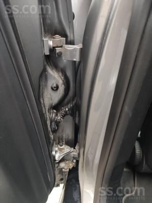 Pelēks Audi A6 2004 Rīga, ar dzinēja tilpumu 2.40 L un nobraukumu 216 tūkst. km par 2800 €, foto 10 vietnē AUTOMOTO.COM.LV