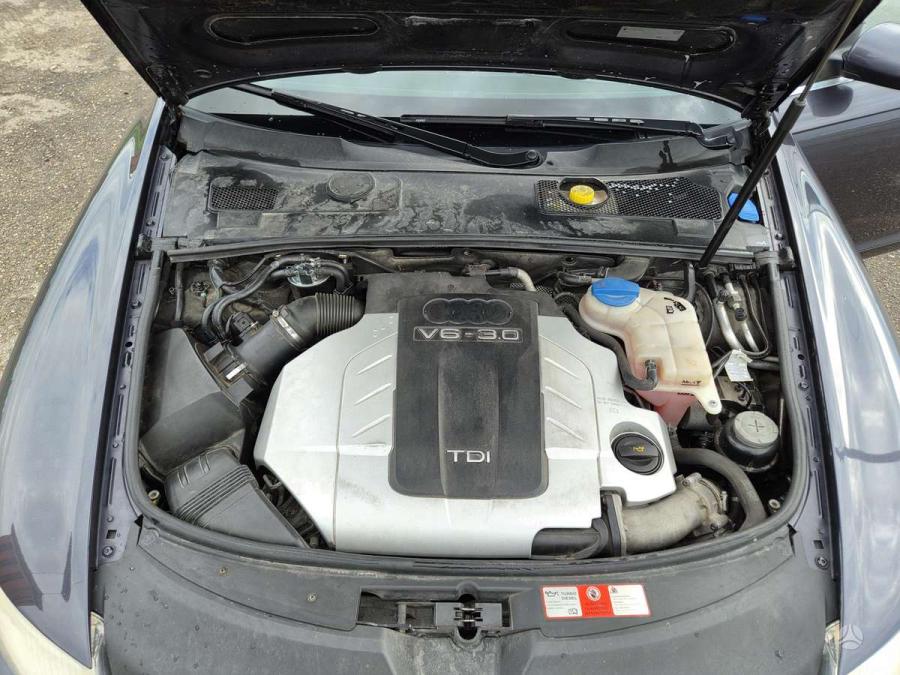 Grey Audi A6 2004 in Joniskis, with an engine capacity of 2.97 L and mileage of 315 thousand km for 2650 €, photo 23 on AUTOMOTO.COM.LV