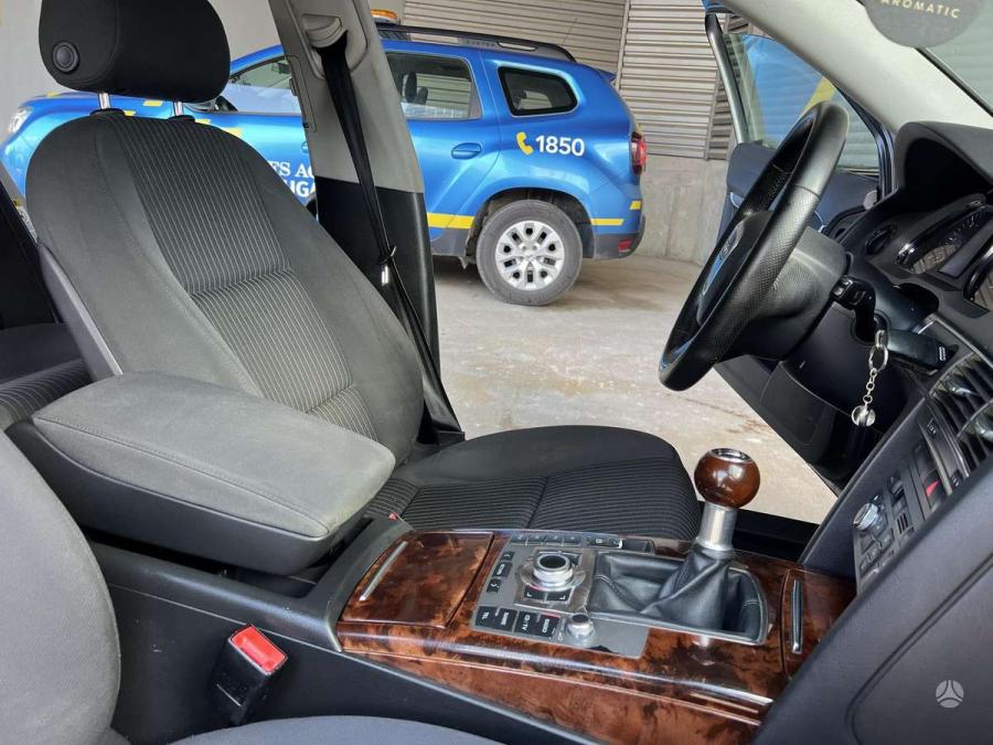 Серый Ауди А6 2005 в Вильнюс, объемом двигателя 2.70 л и пробегом 350 тыс. км за 1550 €, фото 27 на AUTOMOTO.COM.LV
