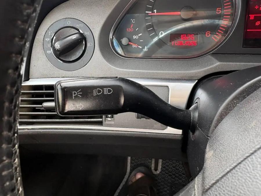 Pelēks Audi A6 2005 Daugavpils, ar dzinēja tilpumu 2.00 L un nobraukumu 329 tūkst. km par 2950 €, foto 14 vietnē AUTOMOTO.COM.LV