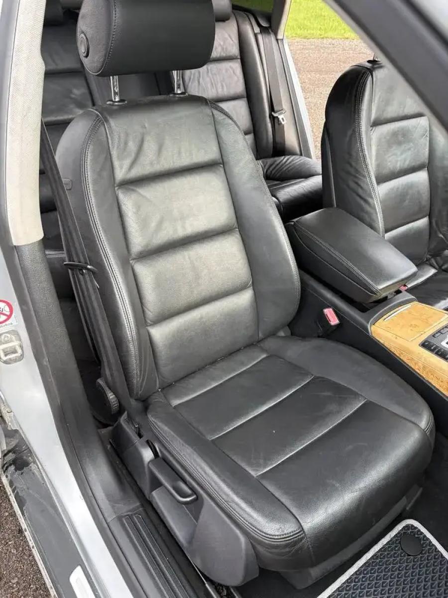 Pelēks Audi A6 2005 Daugavpils, ar dzinēja tilpumu 2.00 L un nobraukumu 329 tūkst. km par 2950 €, foto 22 vietnē AUTOMOTO.COM.LV
