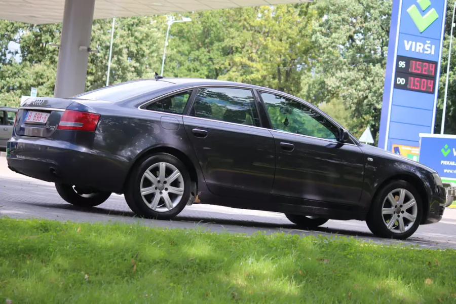 Grey Audi A6 2005 in Riga, with an engine capacity of 3.00 L and mileage of 436 thousand km for 1790 €, photo 7 on AUTOMOTO.COM.LV