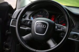 Grey Audi A6 2005 in Riga, with an engine capacity of 3.00 L and mileage of 436 thousand km for 1790 €, photo 10 on AUTOMOTO.COM.LV