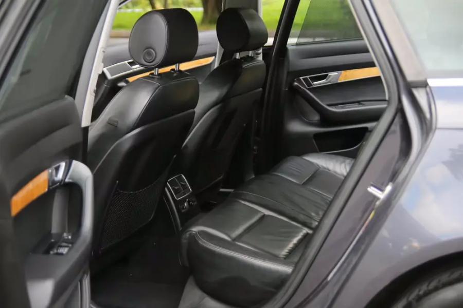 Grey Audi A6 2005 in Riga, with an engine capacity of 3.00 L and mileage of 436 thousand km for 1790 €, photo 15 on AUTOMOTO.COM.LV