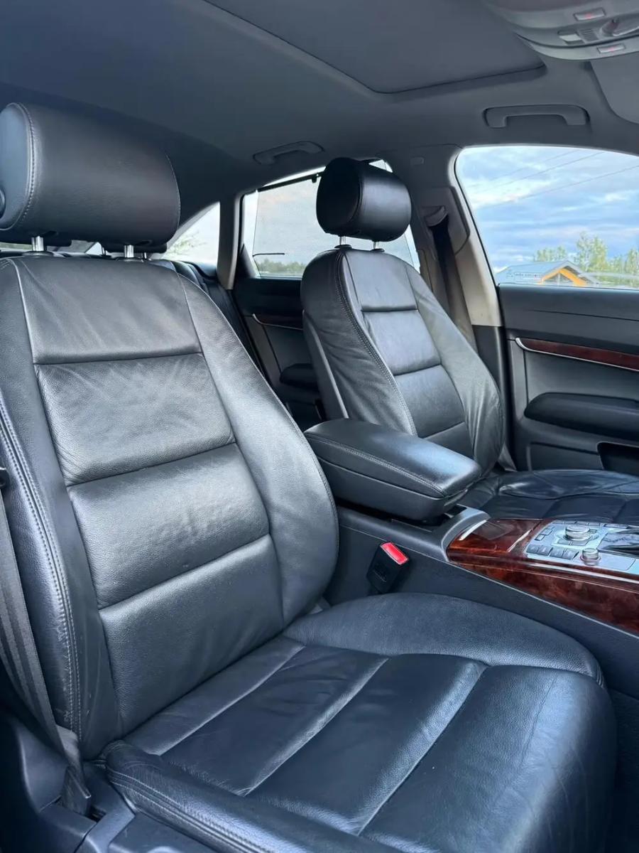 Grey Audi A6 2005 in Riga, with an engine capacity of 3.00 L and mileage of 360 thousand km for 3500 €, photo 9 on AUTOMOTO.COM.LV