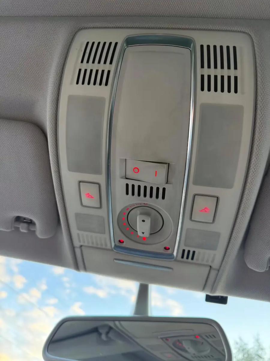 Grey Audi A6 2005 in Riga, with an engine capacity of 3.00 L and mileage of 360 thousand km for 3500 €, photo 12 on AUTOMOTO.COM.LV