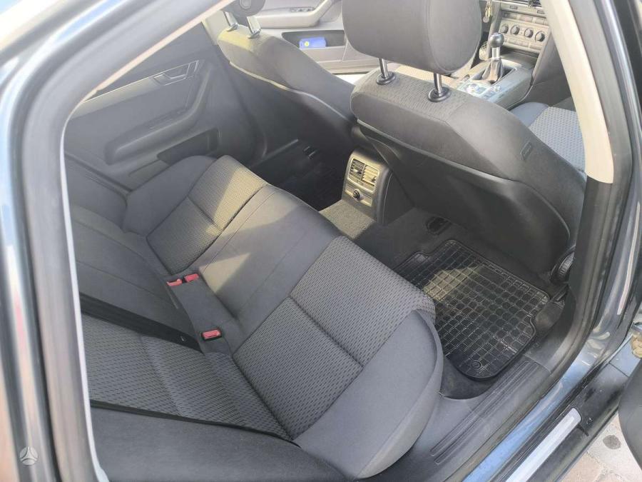 Grey Audi A6 2005 in Marijampole, with an engine capacity of 1.97 L and mileage of 306 thousand km for 2500 €, photo 8 on AUTOMOTO.COM.LV