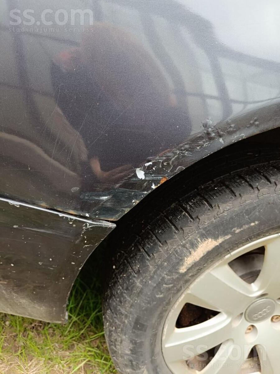 Pelēks Audi A6 2005 Rēzekne, ar dzinēja tilpumu 3.00 L un nobraukumu 338 tūkst. km par 1000 €, foto 4 vietnē AUTOMOTO.COM.LV