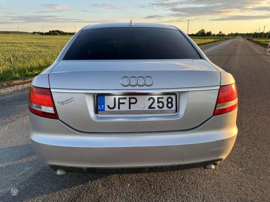 Pelēks Audi A6 2005 Jurbarkas, ar dzinēja tilpumu 3.00 L un nobraukumu 346 tūkst. km par 3000 €, foto 4 vietnē AUTOMOTO.COM.LV
