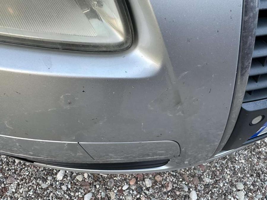 Pelēks Audi A6 2005 Jurbarkas, ar dzinēja tilpumu 3.00 L un nobraukumu 346 tūkst. km par 3000 €, foto 20 vietnē AUTOMOTO.COM.LV