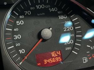 Pelēks Audi A6 2005 Jurbarkas, ar dzinēja tilpumu 3.00 L un nobraukumu 346 tūkst. km par 3000 €, foto 22 vietnē AUTOMOTO.COM.LV