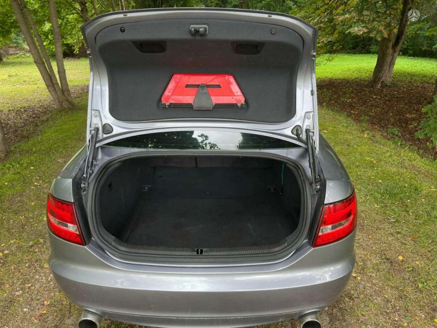 Grey Audi A6 2005 in Akmene, with an engine capacity of 2.40 L and mileage of 448 thousand km for 1850 €, photo 8 on AUTOMOTO.COM.LV