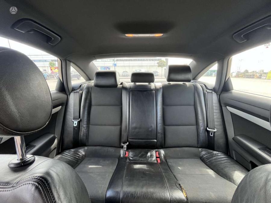 Pelēks Audi A6 2005 Viļņa, ar dzinēja tilpumu 2.39 L un nobraukumu 226 tūkst. km par 2100 €, foto 8 vietnē AUTOMOTO.COM.LV