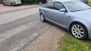 Grey Audi A6 2005 in Siauliai, with an engine capacity of 2.00 L and mileage of 247 thousand km for 2300 €, photo 4 on AUTOMOTO.COM.LV