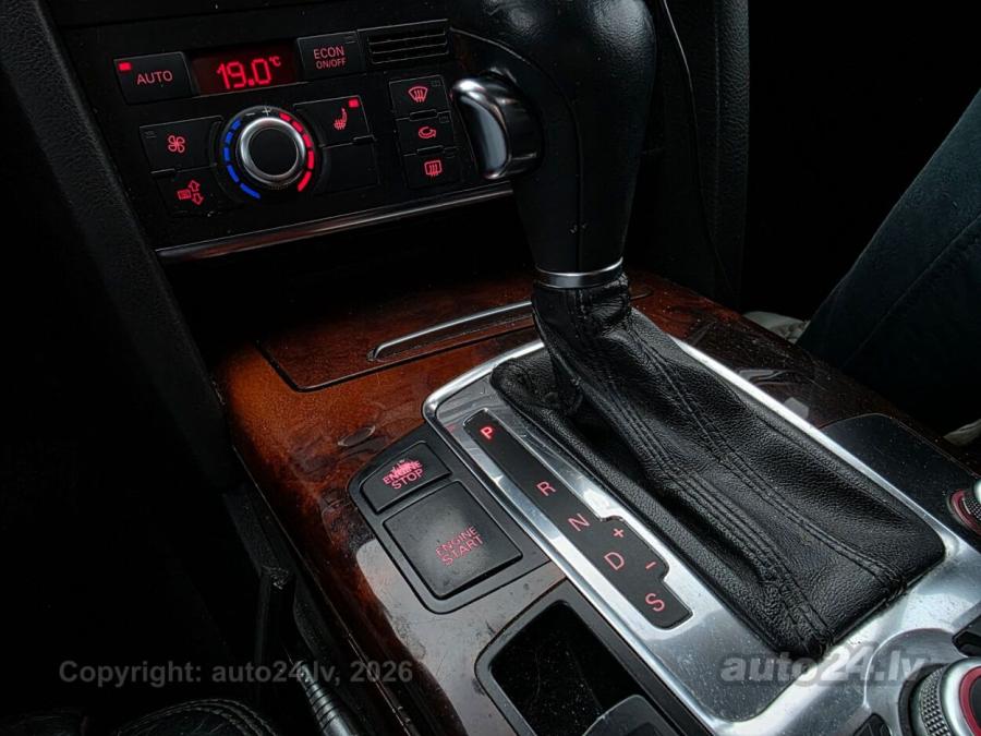 Grey Audi A6 2006 in Daugavpils, with an engine capacity of 3.00 L and mileage of 355 thousand km for 4100 €, photo 7 on AUTOMOTO.COM.LV