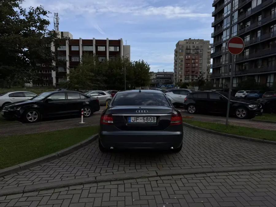 Grey Audi A6 2006 in Riga, with an engine capacity of 3.00 L and mileage of 355 thousand km for 3490 €, photo 7 on AUTOMOTO.COM.LV