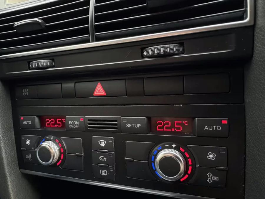 Grey Audi A6 2006 in Riga, with an engine capacity of 3.00 L and mileage of 355 thousand km for 3490 €, photo 14 on AUTOMOTO.COM.LV