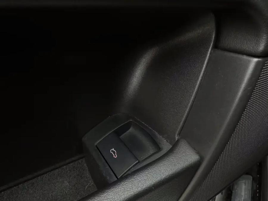 Grey Audi A6 2006 in Riga, with an engine capacity of 3.00 L and mileage of 318 thousand km for 3190 €, photo 27 on AUTOMOTO.COM.LV