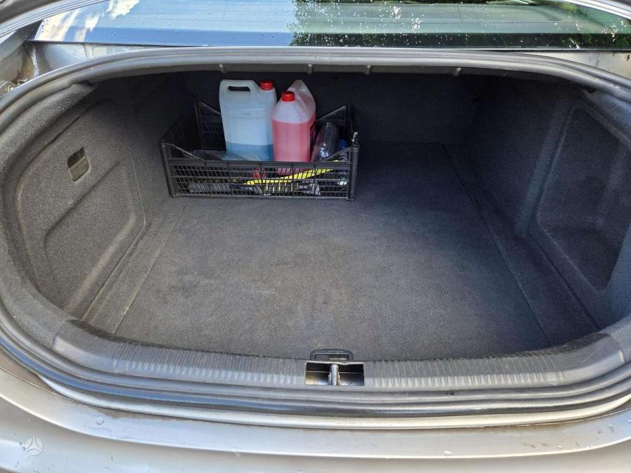 Grey Audi A6 2006 in Vilnius, with an engine capacity of 1.97 L and mileage of 320 thousand km for 3350 €, photo 19 on AUTOMOTO.COM.LV