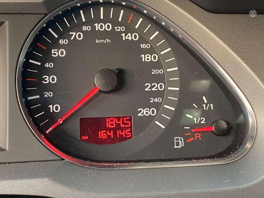 Grey Audi A6 2006 in Siauliai, with an engine capacity of 2.39 L and mileage of 164 thousand km for 2450 €, photo 15 on AUTOMOTO.COM.LV