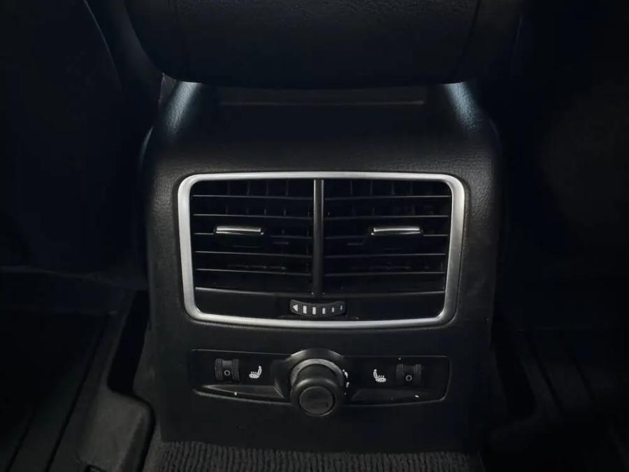 Grey Audi A6 2007 in Riga, with an engine capacity of 3.00 L and mileage of 297 thousand km for 3390 €, photo 18 on AUTOMOTO.COM.LV