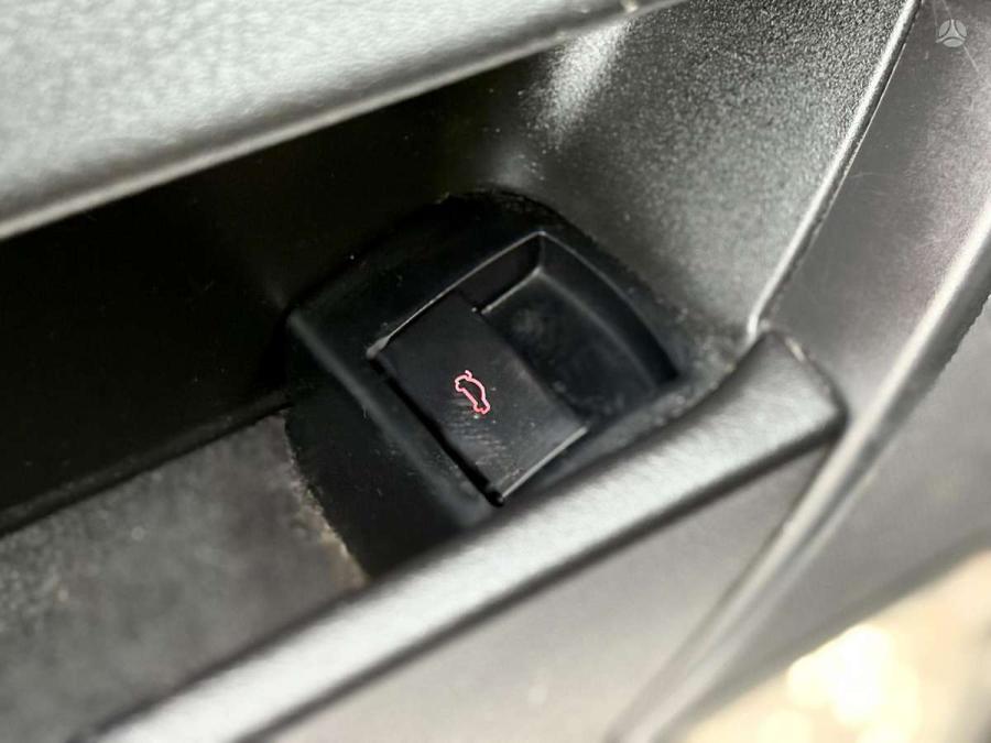 Grey Audi A6 2007 in Kaunas, with an engine capacity of 1.97 L and mileage of 390 thousand km for 2500 €, photo 12 on AUTOMOTO.COM.LV