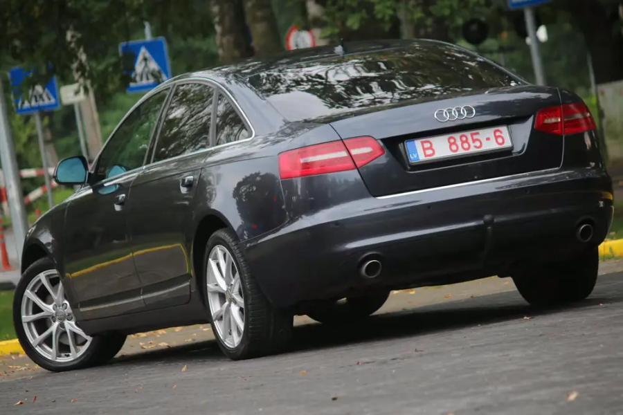 Grey Audi A6 2010 in Riga, with an engine capacity of 3.00 L and mileage of 305 thousand km for 6490 €, photo 4 on AUTOMOTO.COM.LV