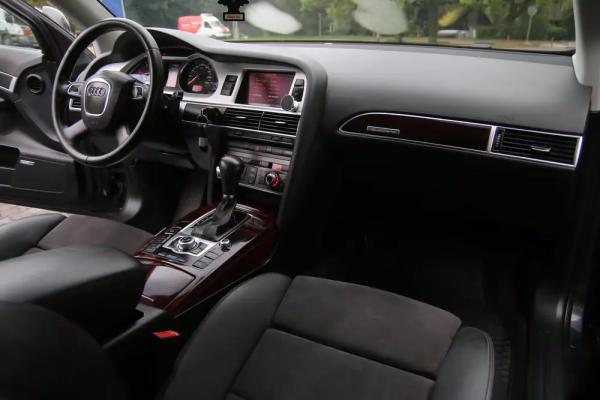 Pelēks Audi A6 2010 Rīga, ar dzinēja tilpumu 3.00 L un nobraukumu 305 tūkst. km par 6490 €, foto 10 vietnē AUTOMOTO.COM.LV