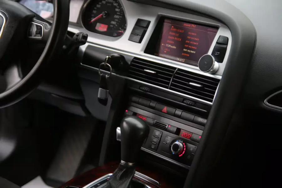 Grey Audi A6 2010 in Riga, with an engine capacity of 3.00 L and mileage of 305 thousand km for 6490 €, photo 12 on AUTOMOTO.COM.LV