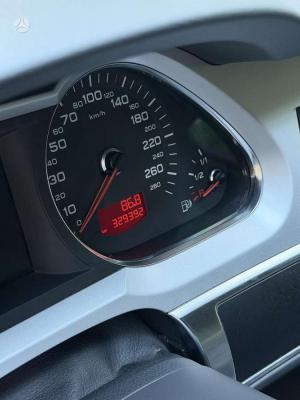 Grey Audi A6 2010 in Vilnius, with an engine capacity of 2.97 L and mileage of 330 thousand km for 5000 €, photo 13 on AUTOMOTO.COM.LV