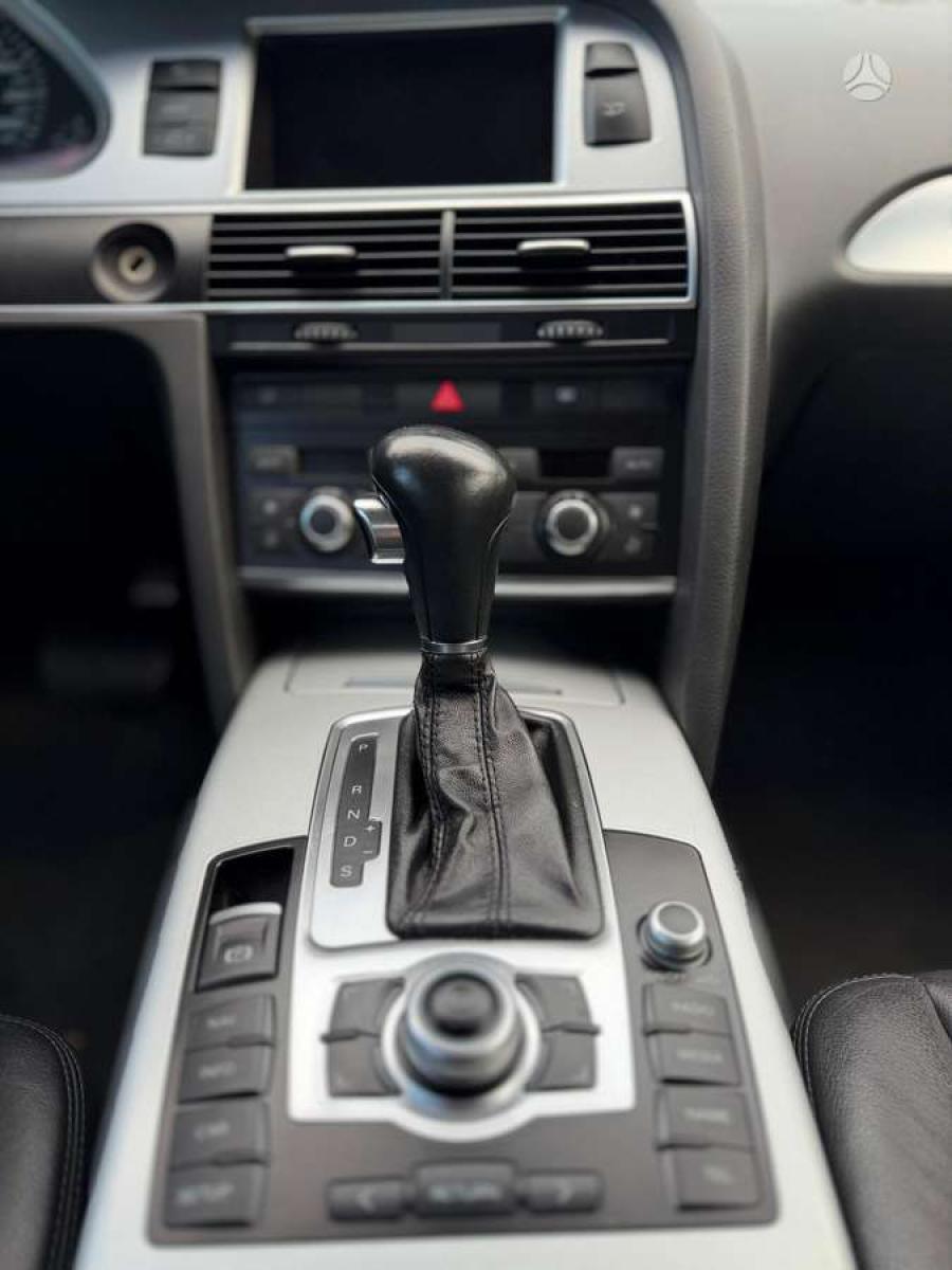 Grey Audi A6 2010 in Vilnius, with an engine capacity of 0.00 L and mileage of 287 thousand km for 3500 €, photo 16 on AUTOMOTO.COM.LV