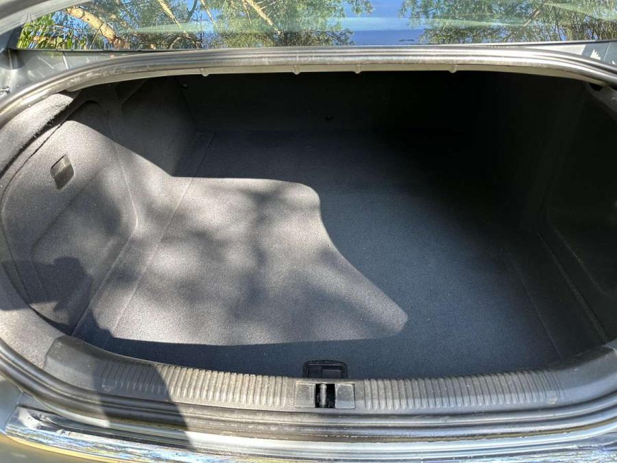 Grey Audi A6 2010 in Nemencine, with an engine capacity of 2.70 L and mileage of 268 thousand km for 4850 €, photo 12 on AUTOMOTO.COM.LV