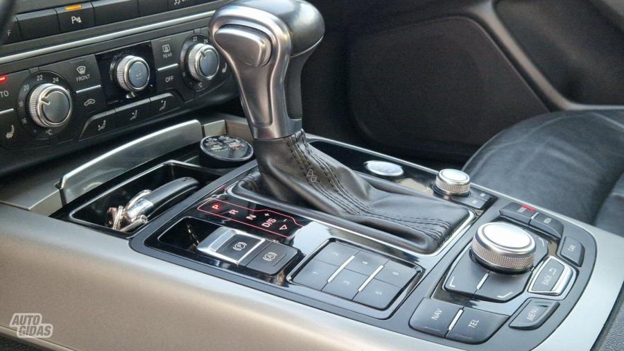 Grey Audi A6 2011 in Taurage, with an engine capacity of 3.00 L and mileage of 320 thousand km for 8800 €, photo 14 on AUTOMOTO.COM.LV
