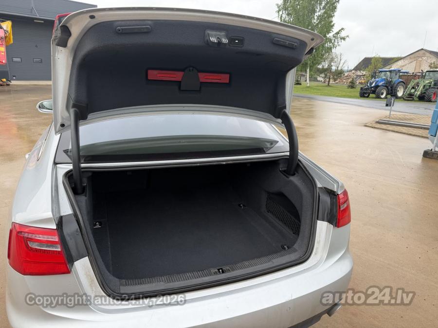 Grey Audi A6 2011 in Tartu, with an engine capacity of 3.00 L and mileage of 314 thousand km for 8500 €, photo 9 on AUTOMOTO.COM.LV