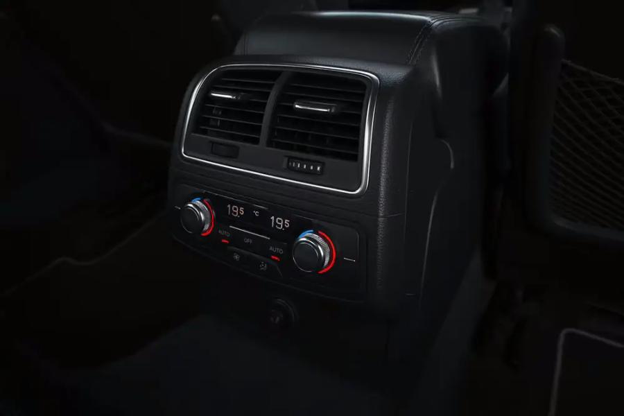 Pelēks Audi A6 2011 Jelgava, ar dzinēja tilpumu 3.00 L un nobraukumu 394 tūkst. km par 7500 €, foto 20 vietnē AUTOMOTO.COM.LV