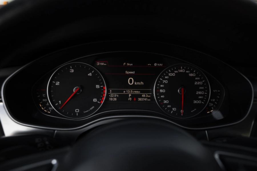 Grey Audi A6 2011 in Riga, with an engine capacity of 3.00 L and mileage of 394 thousand km for 8300 €, photo 15 on AUTOMOTO.COM.LV
