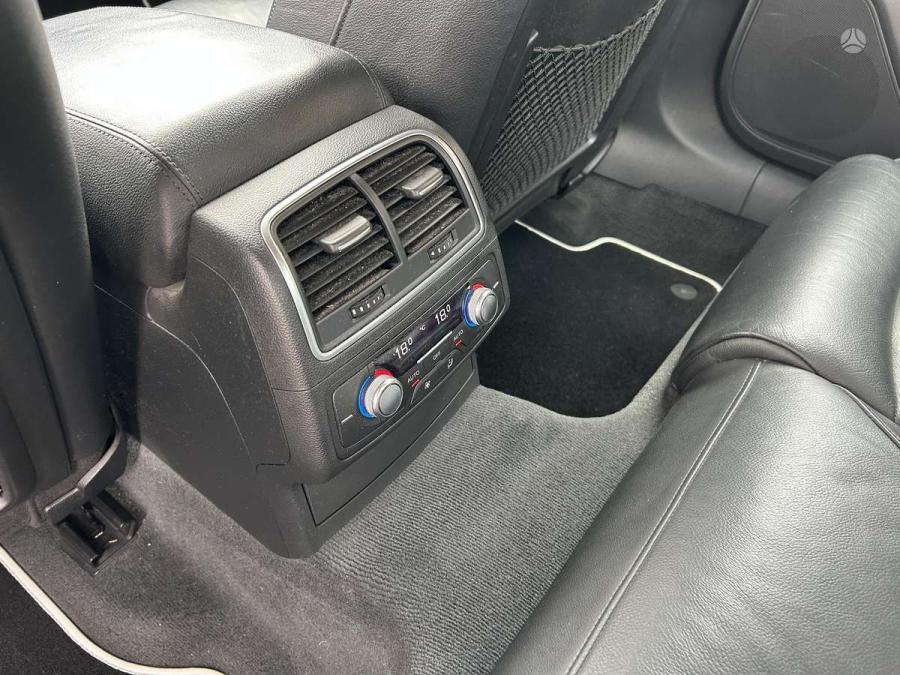 Grey Audi A6 2011 in Vilkaviskis, with an engine capacity of 2.97 L and mileage of 636 thousand km for 5300 €, photo 17 on AUTOMOTO.COM.LV