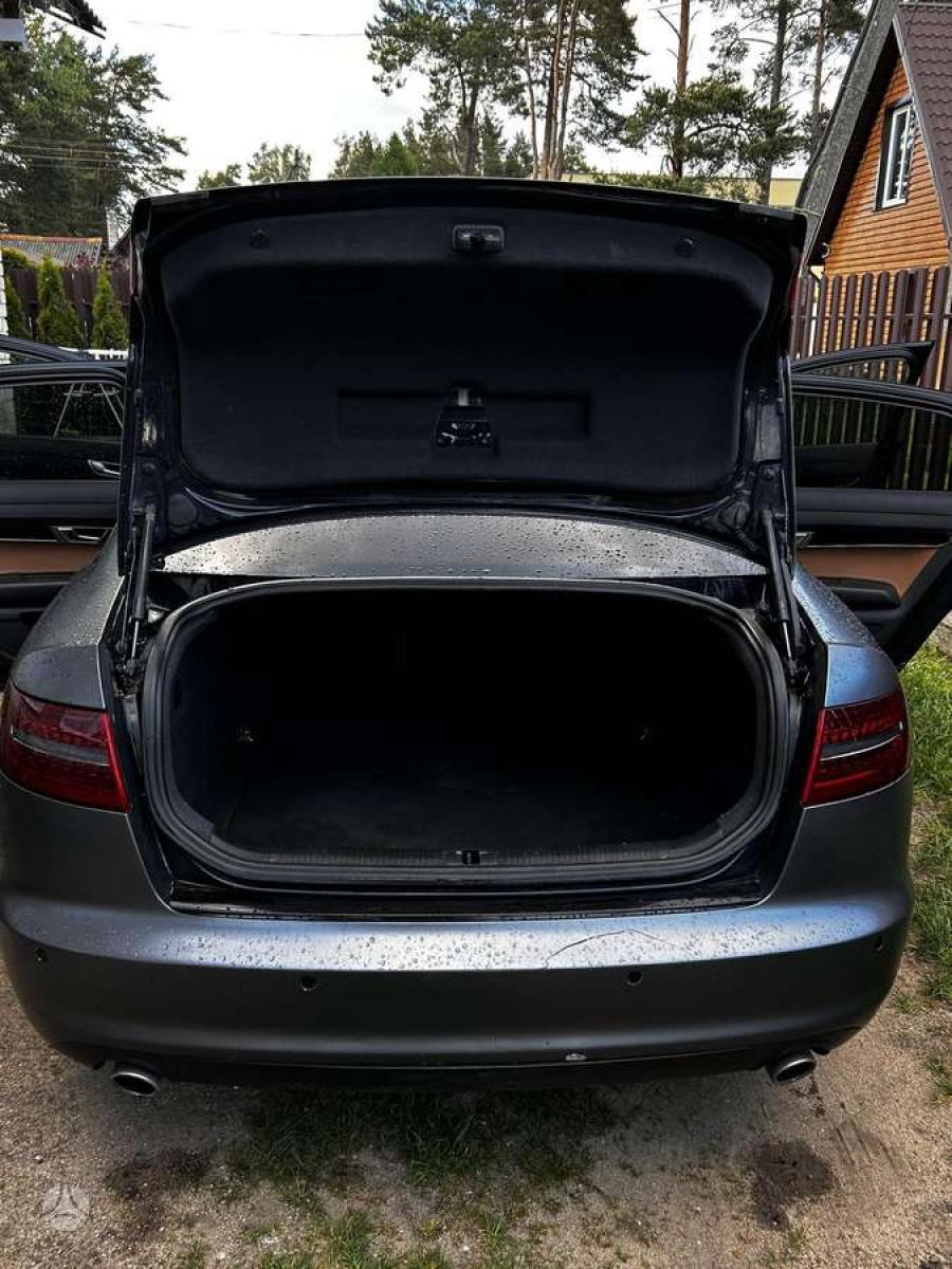 Grey Audi A6 2011 in Vilnius, with an engine capacity of 2.97 L and mileage of 404 thousand km for 5100 €, photo 4 on AUTOMOTO.COM.LV