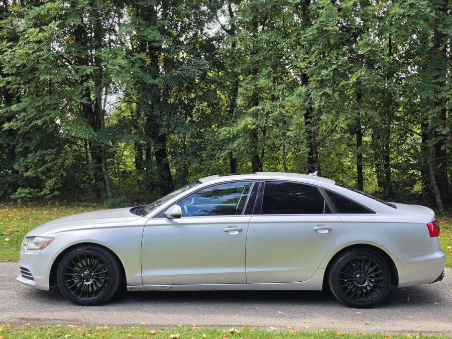 Grey Audi A6 2012 in Silute, with an engine capacity of 3.00 L and mileage of 298 thousand km for 6800 €, photo 5 on AUTOMOTO.COM.LV