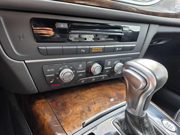 Grey Audi A6 2012 in Silute, with an engine capacity of 3.00 L and mileage of 298 thousand km for 6800 €, photo 11 on AUTOMOTO.COM.LV