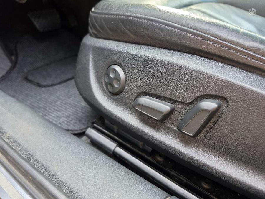 Grey Audi A6 2012 in Silute, with an engine capacity of 3.00 L and mileage of 298 thousand km for 6800 €, photo 12 on AUTOMOTO.COM.LV