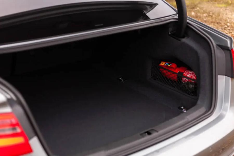 Pelēks Audi A6 2013 Rīga, ar dzinēja tilpumu 3.00 L un nobraukumu 215 tūkst. km par 11995 €, foto 7 vietnē AUTOMOTO.COM.LV