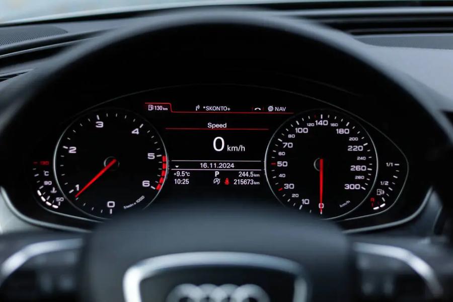 Pelēks Audi A6 2013 Rīga, ar dzinēja tilpumu 3.00 L un nobraukumu 215 tūkst. km par 11995 €, foto 26 vietnē AUTOMOTO.COM.LV