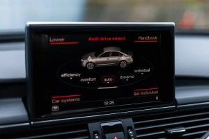 Pelēks Audi A6 2013 Rīga, ar dzinēja tilpumu 3.00 L un nobraukumu 215 tūkst. km par 11995 €, foto 30 vietnē AUTOMOTO.COM.LV