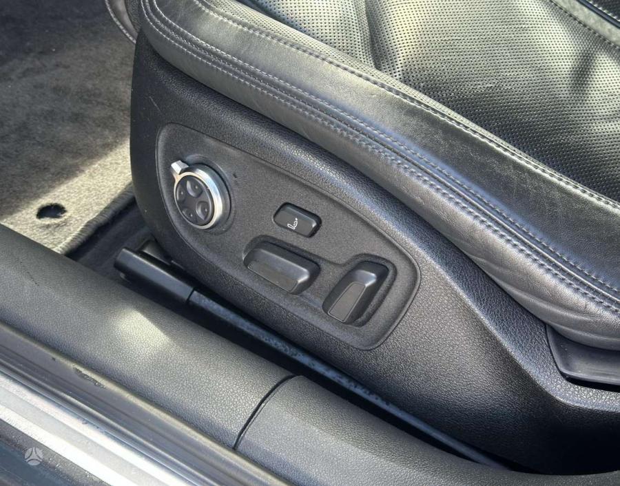 Grey Audi A6 2013 in Vilnius, with an engine capacity of 2.97 L and mileage of 244 thousand km for 9800 €, photo 15 on AUTOMOTO.COM.LV